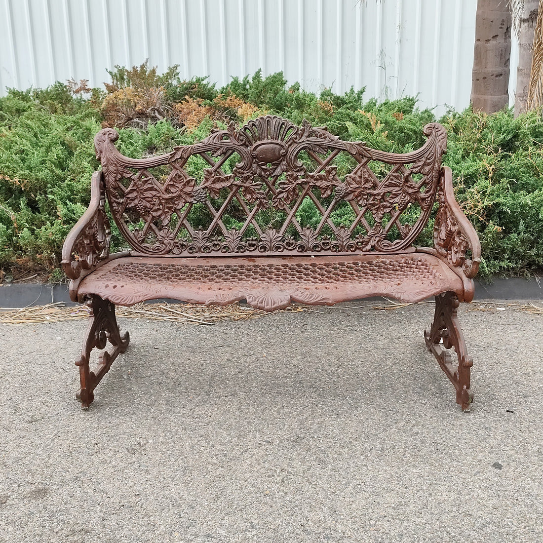 Cast Iron Crown Bench – Stanley Art Foundry